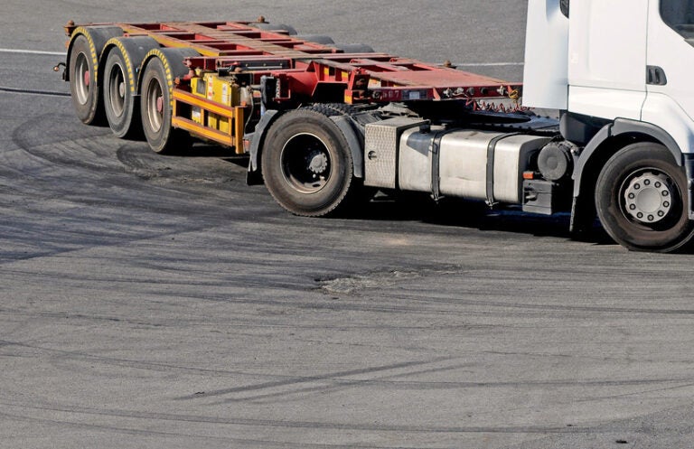 20-foot Shipping Containers | Loading & Dimensions | MoveHub